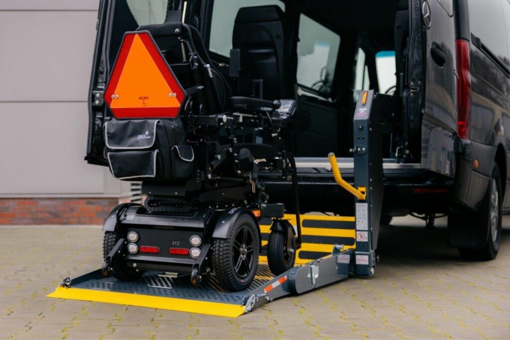 Linearlift (Rollstuhl-gerecht) | Fricke Behindertenfahrzeuge